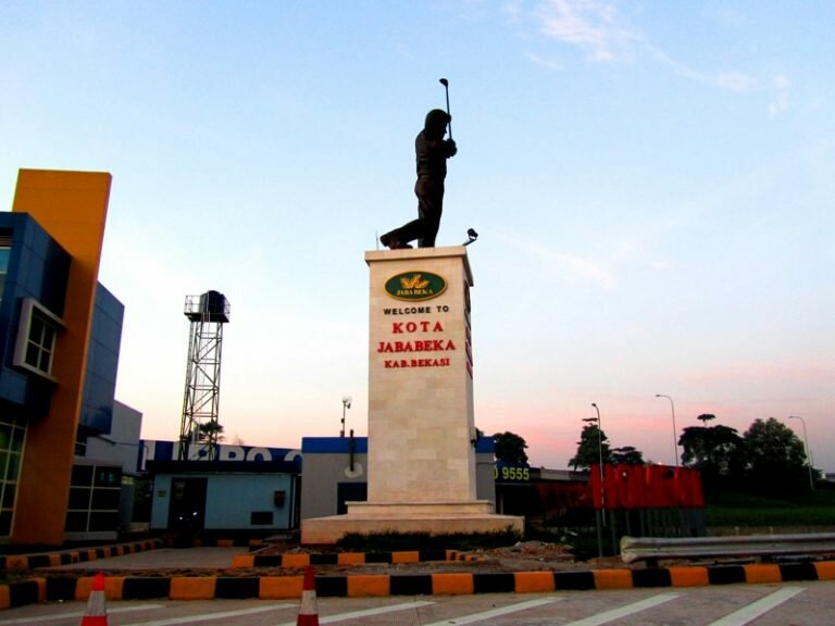 UMK Kota Semarang Dan Kabupaten 2025 Ternyata Naik Segini - DaftarUMR.com